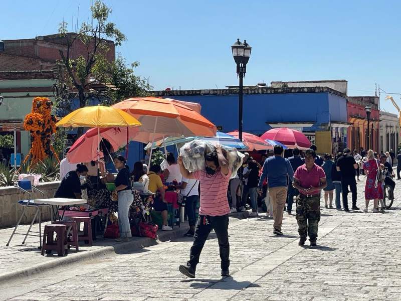 Llenan de ambulantes el Andador Turístico de Oaxaca – NSS Oaxaca
